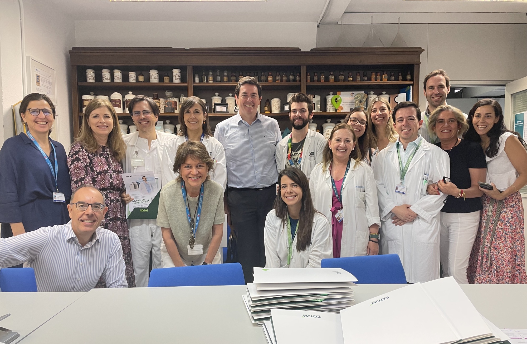 El COFM y farmacéuticos del Gregorio Marañón analizan la realidad ...